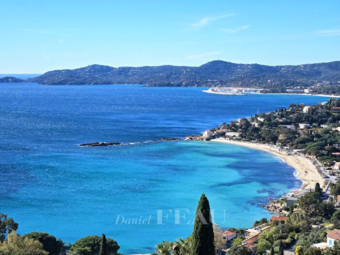 Maison à vendre - Le Lavandou, Fossette, Aiguebelle, Pointe de la Sèque - 4 pièces - 3 chambres