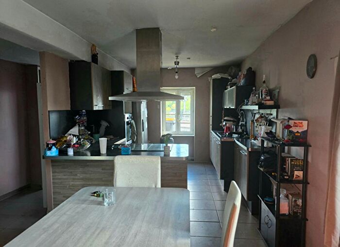 Maison 5 pièces à Saint-Yorre, à vendre