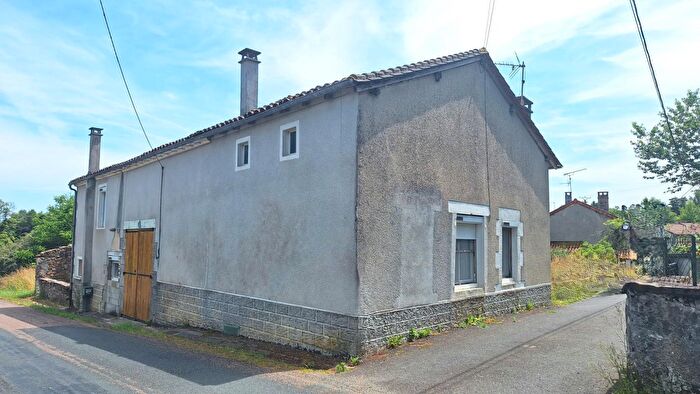 Maison à vendre - Piégut-Pluviers - 3 pièces - 2 chambres