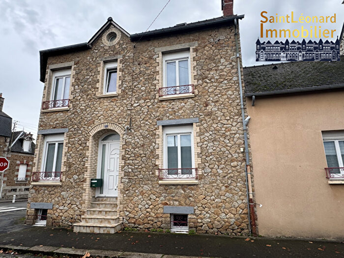 Maison à vendre - Fougères - 6 pièces - 4 chambres