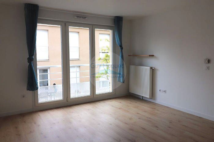 Sud, Mennecy : Appartement 2 pièces à louer