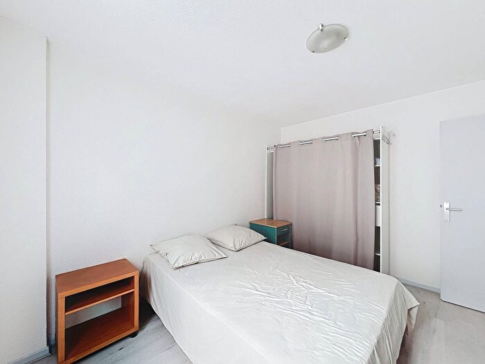 Appartement à louer - Colline des Pères-Tardy, Saint-Étienne - 2 pièces - 1 chambre