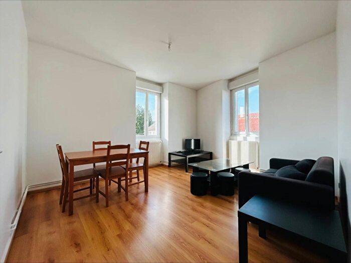 Appartement à louer - Sainte Salengro, Montceau-les-Mines - 2 pièces - 1 chambre