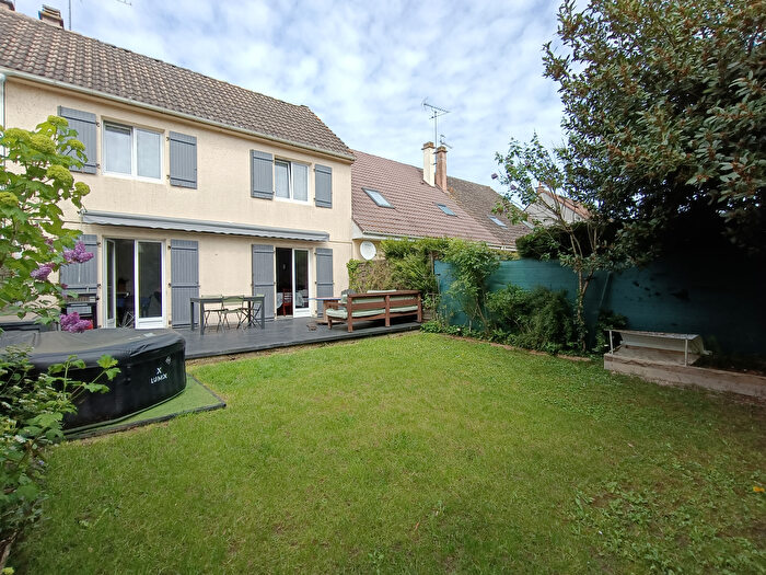 Maison 4 pièces à Saint-Ay, à vendre