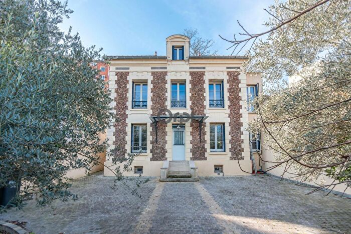 Maison à vendre - Joinville-le-Pont, Centre-ville - 5 pièces - 3 chambres