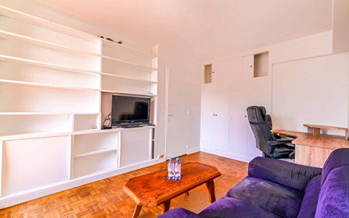 Appartement à louer - Dupleix-Motte Picquet, Paris ème arrondissement - 1 pièce