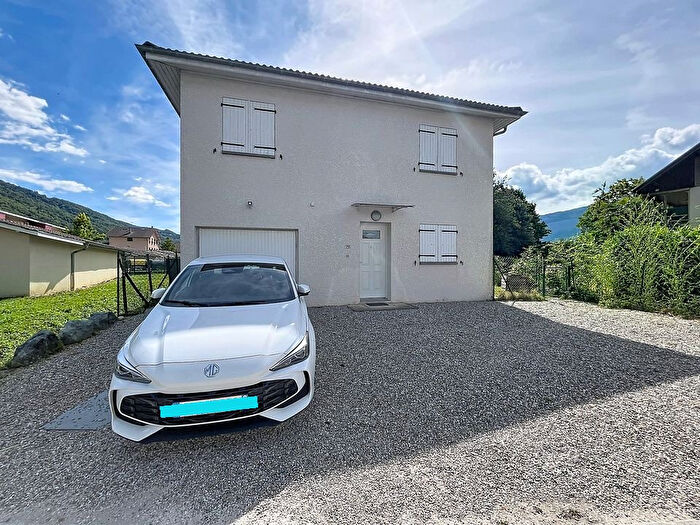 Maison 5 pièces à louer à Le Versoud