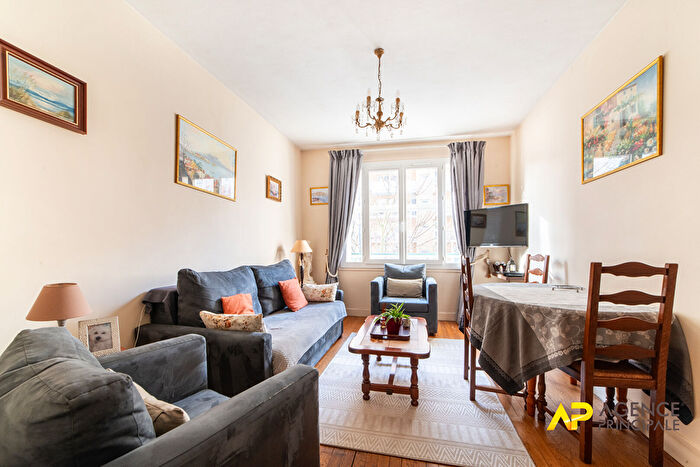 Appartement à vendre - Courbevoie, Marceau République - 2 pièces - 1 chambre