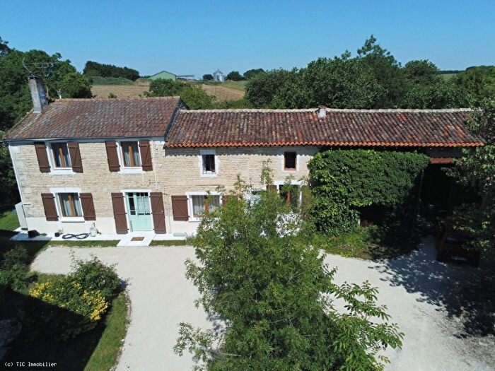 Maison 9 pièces à vendre - Ruffec