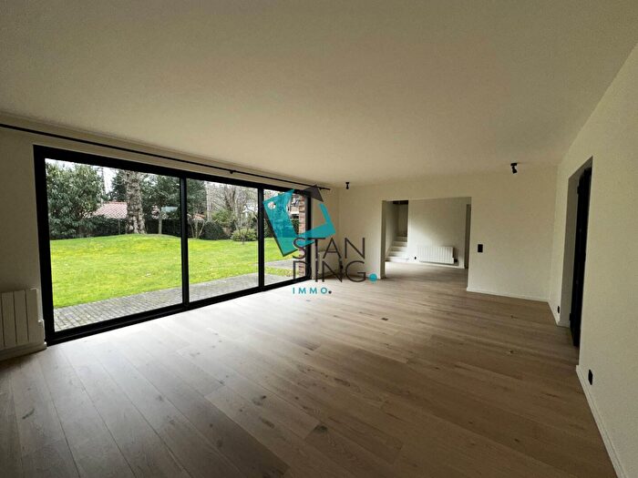 Maison à louer - Croisé Laroche-Rouges Barres, Marcq-en-Bar ul - 7 pièces - 6 chambres