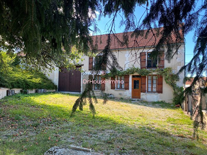 Maison 5 pièces à Ouanne, à vendre