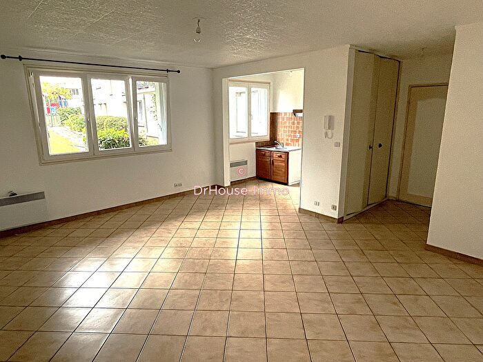 Limay, Centre-ville : Appartement 2 pièces à vendre