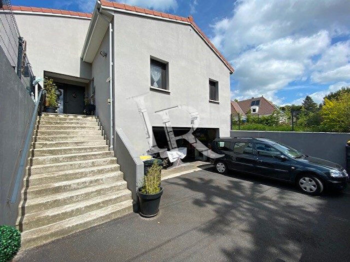 Maison à louer - Vals-près-le-Puy - 5 pièces - 4 chambres