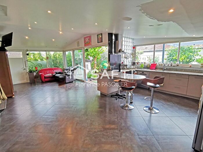 Maison à vendre - Mérignac, Saint-Augustin - 5 pièces - 4 chambres