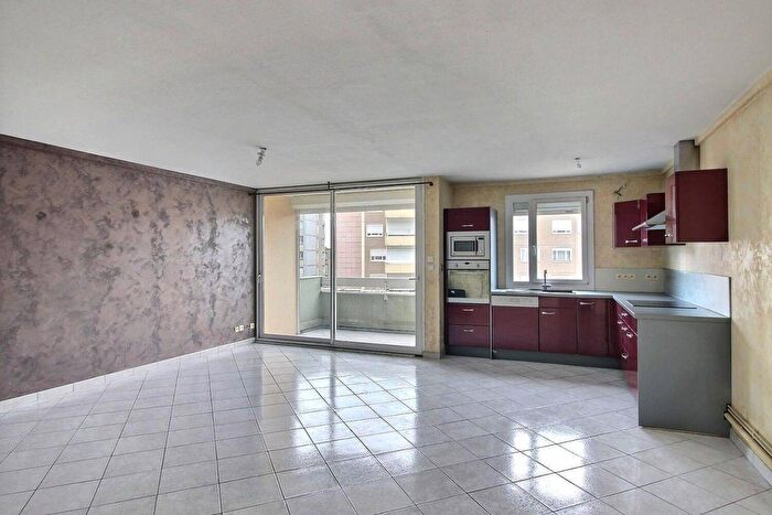 Appartement à louer - Oiselet la Grive, Bourgoin-Jallieu - 3 pièces - 2 chambres