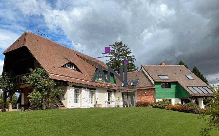 Maison 10 pièces à Val-de-Saâne, à vendre