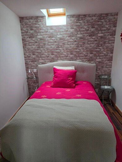 Maison à louer - Les Grands Champs-Les Chevaliers, Châteauroux - 10 pièces - 9 chambres