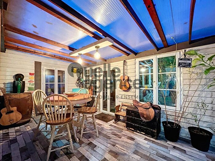 Maison à vendre - Milizac - 8 pièces - 5 chambres