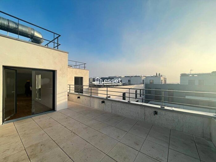 Appartement à louer - Faubourg de lArche, Courbevoie - 5 pièces - 4 chambres