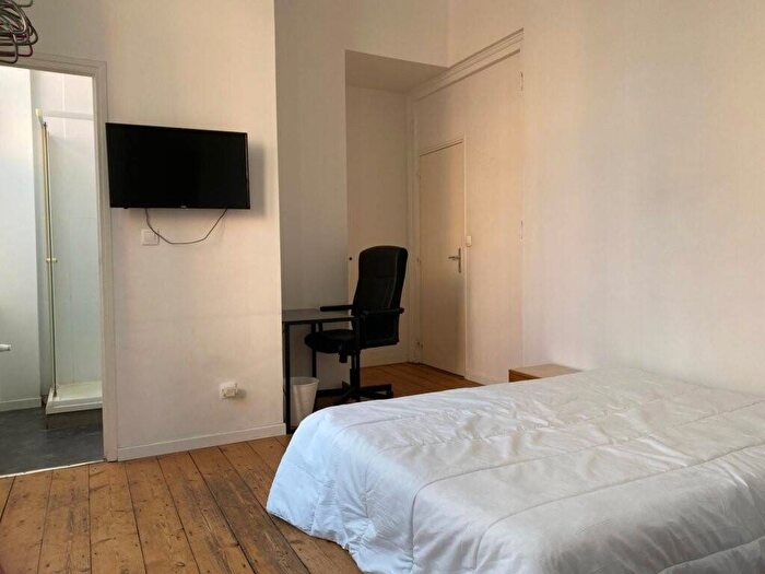 Appartement à louer - Centre, Lille - 9 pièces - 1 chambre