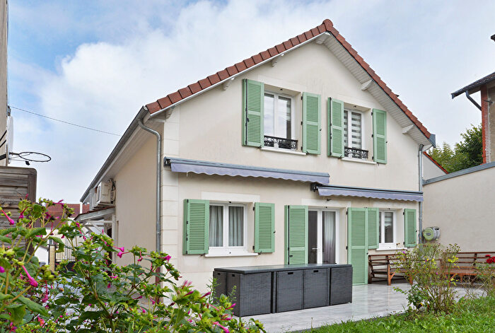 Maison à vendre - Montgeron, Centre-ville, Gare - 7 pièces - 5 chambres
