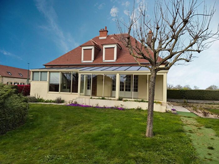 Maison 9 pièces à vendre à Cressanges