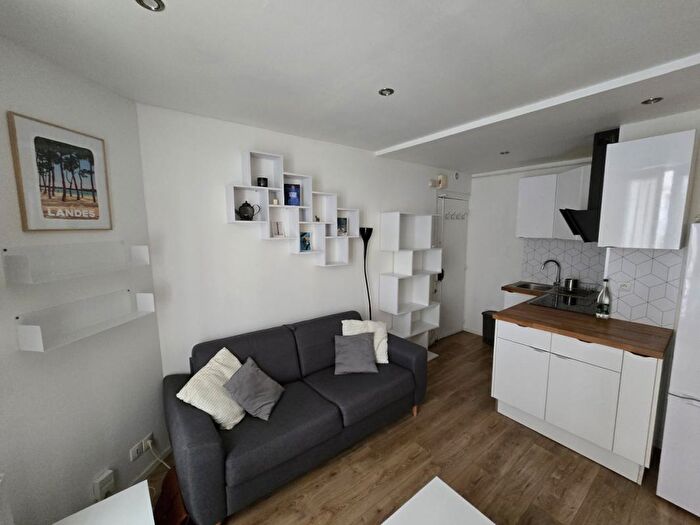 Appartement à vendre - Paris e , Barbès, Château Rouge - 2 pièces - 1 chambre