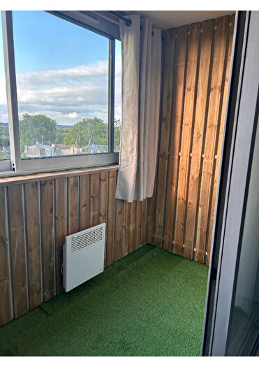 Appartement à louer - Saint-Cyr-lécole, Hôtel de ville - 1 pièce