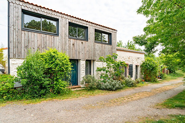 Port-Saint-Père : Maison 6 pièces à vendre