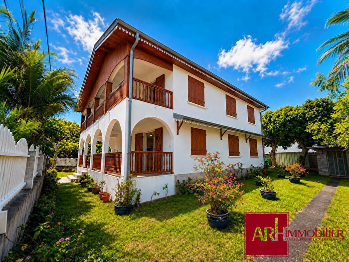 Maison 8 pièces à L'Étang-Salé, Etang-Salé les Bains, à vendre