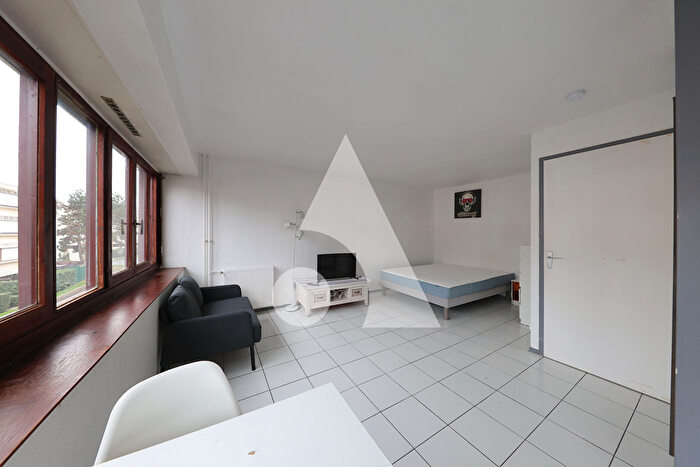 Appartement à louer - Évry, Champs Elysées - 1 pièce