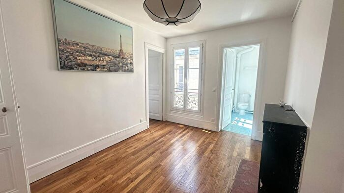 Clignancourt-Jules Joffrin, Paris 18ème arrondissement : Appartement 2 pièces à louer