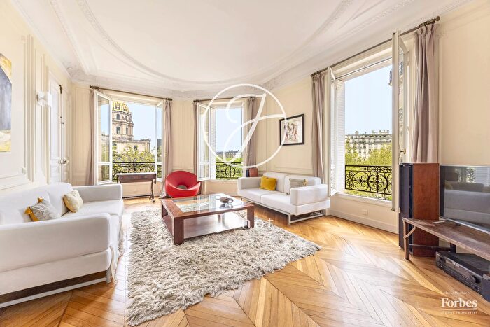 Paris 7ème, Champ de Mars : Appartement 5 pièces à louer
