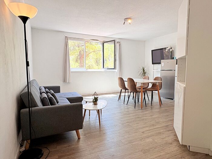 Montpellier, Antigone : Appartement 5 pièces à louer