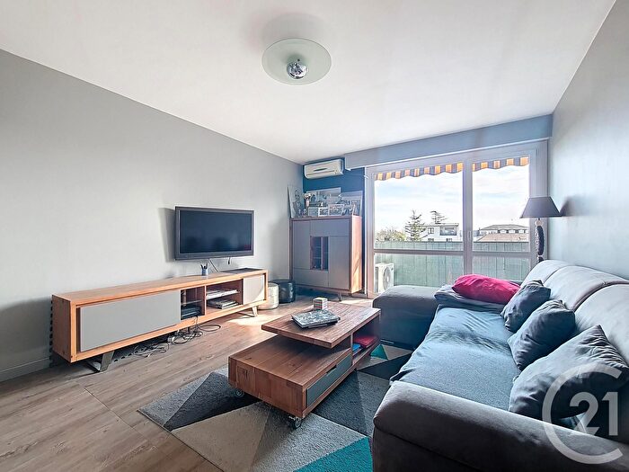 Appartement à vendre - Chennevières-sur-Marne, La Maillarde - 3 pièces - 2 chambres