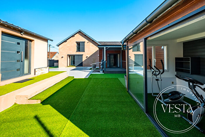 Maison à vendre - Corcelles-les-Monts - 6 pièces - 3 chambres