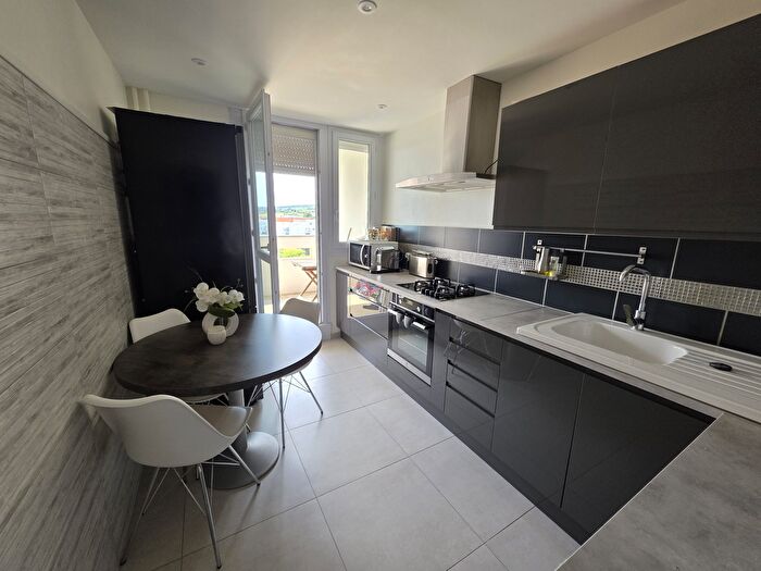 Appartement à vendre - Chenôve, Chenôve - 4 pièces - 2 chambres