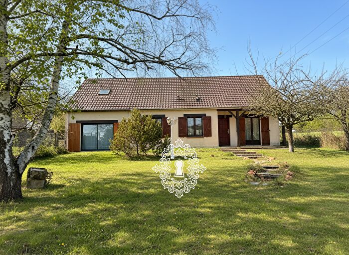 Maison à vendre - Montigny-Lencoup - 7 pièces - 4 chambres