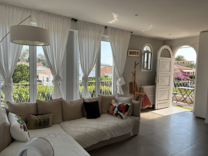 Maison à vendre - Villeneuve-Loubet, Plage - 6 pièces - 4 chambres