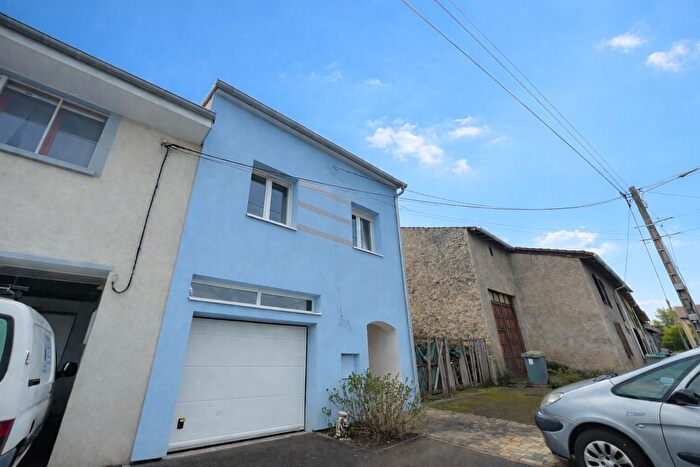 Maison à louer - Varize-Vaudoncourt - 4 pièces - 2 chambres