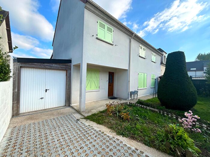 Maison à vendre - Les Clayes-sous-Bois, Centre-ville - 7 pièces - 4 chambres