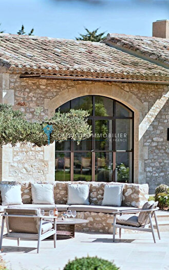 Maison à vendre - Saint-Pierre-de-Mézoargues - 11 pièces - 6 chambres