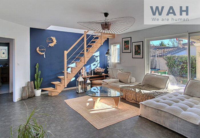 Maison à vendre - Saint-Martin-de-Londres - 6 pièces - 5 chambres