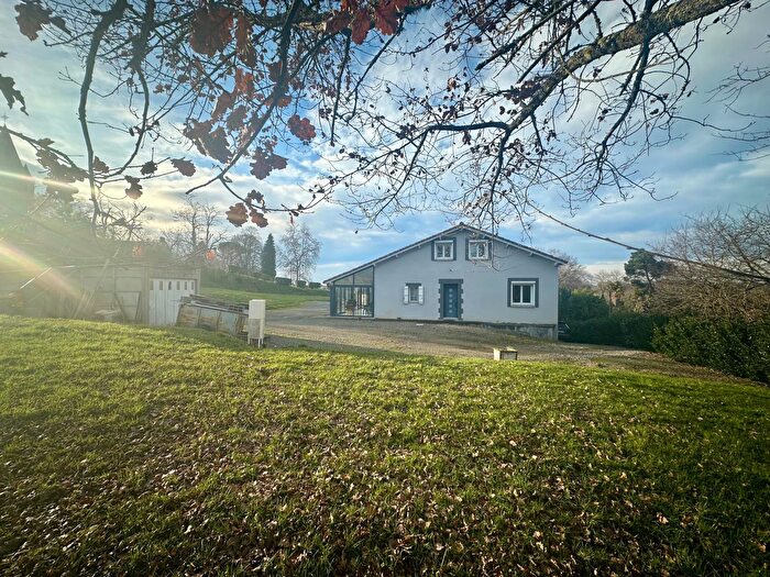 Maison à vendre - Sainte-Christie-dArmagnac - 6 pièces - 5 chambres