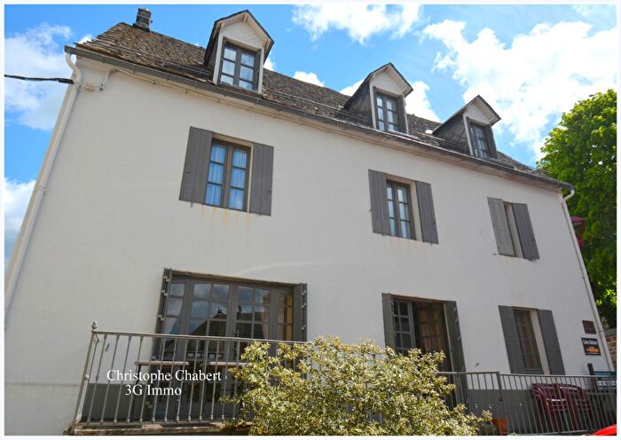 Saint-Sauves-d'Auvergne : Maison à vendre