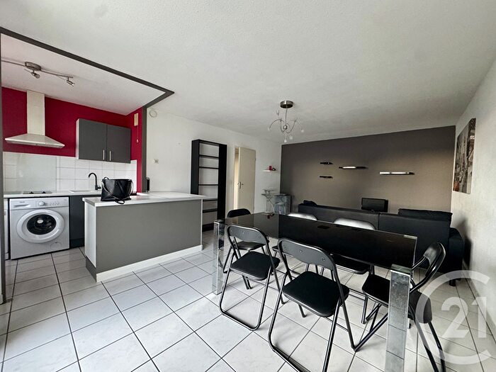 Appartement à louer - Bordeaux, Sainte-Croix - 2 pièces - 1 chambre