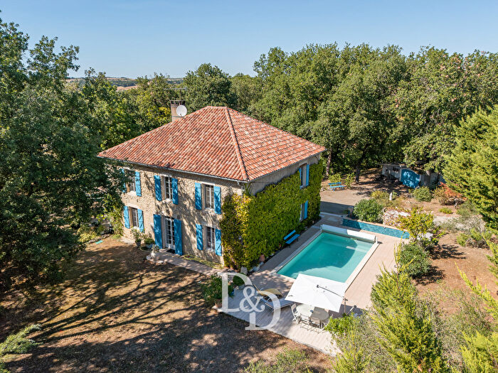 Maison 8 pièces à Maubec, à vendre