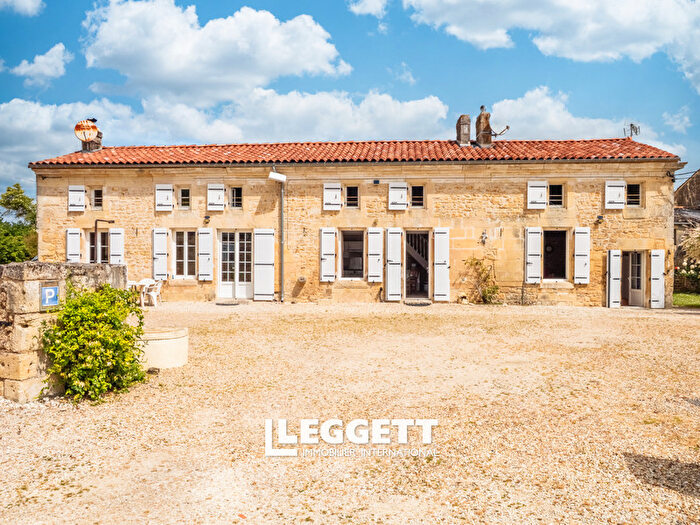 Maison à vendre - Saint-Palais-de-Phiolin - 18 pièces - 10 chambres