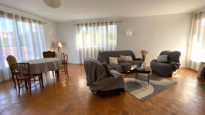 Maison à vendre - Brunoy, Nord - 9 pièces - 5 chambres