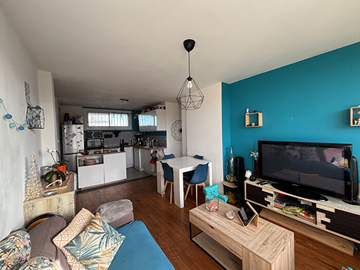 Appartement à vendre - Tarbes, Centre-ville - 3 pièces - 2 chambres